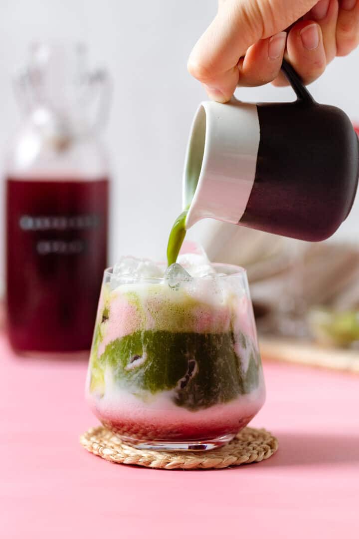 Iced Raspberry Matcha Latte - The Healthful Ideas