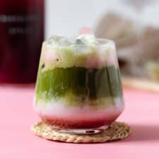 Iced Raspberry Matcha Latte - The Healthful Ideas
