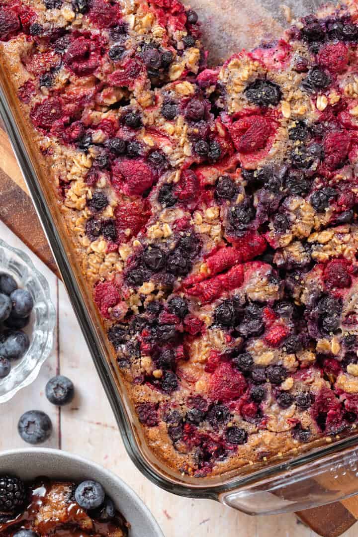Mixed Berry Baked Oatmeal - The Healthful Ideas