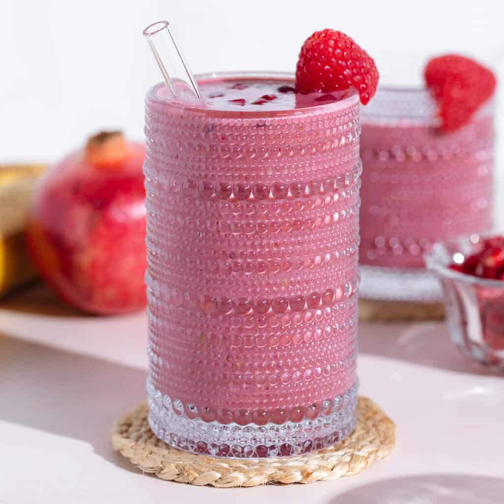 Pomegranate Smoothie - The Healthful Ideas