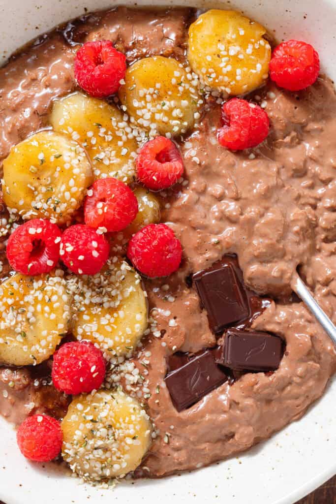 Creamy Chocolate Oatmeal - The Healthful Ideas