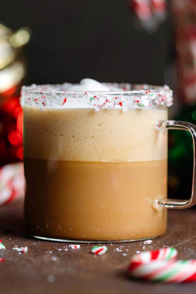 Peppermint White Chocolate Mocha - The Healthful Ideas