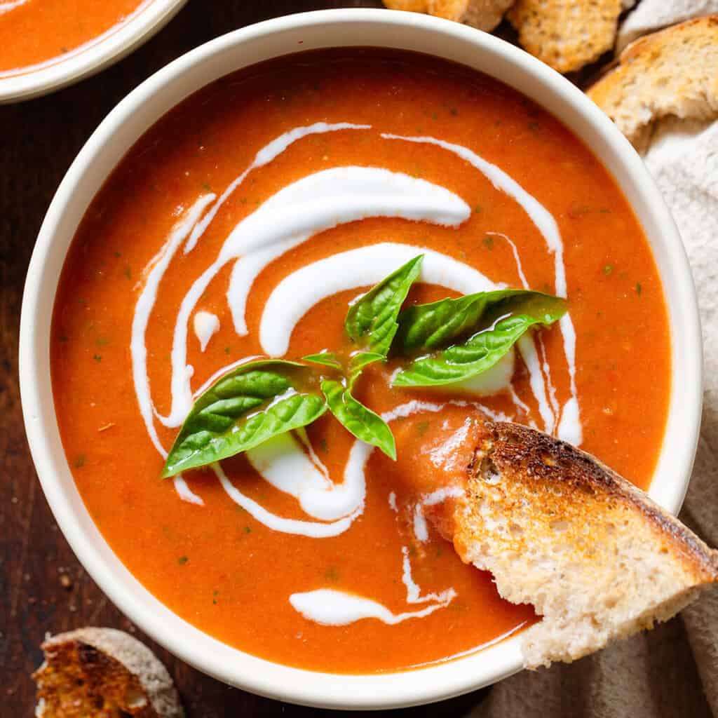 Roasted Tomato and Garlic Soup - The Healthful Ideas