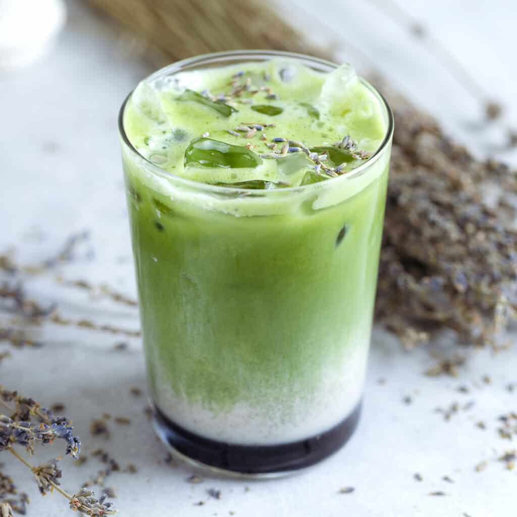 Iced Lavender Matcha Latte - The Healthful Ideas