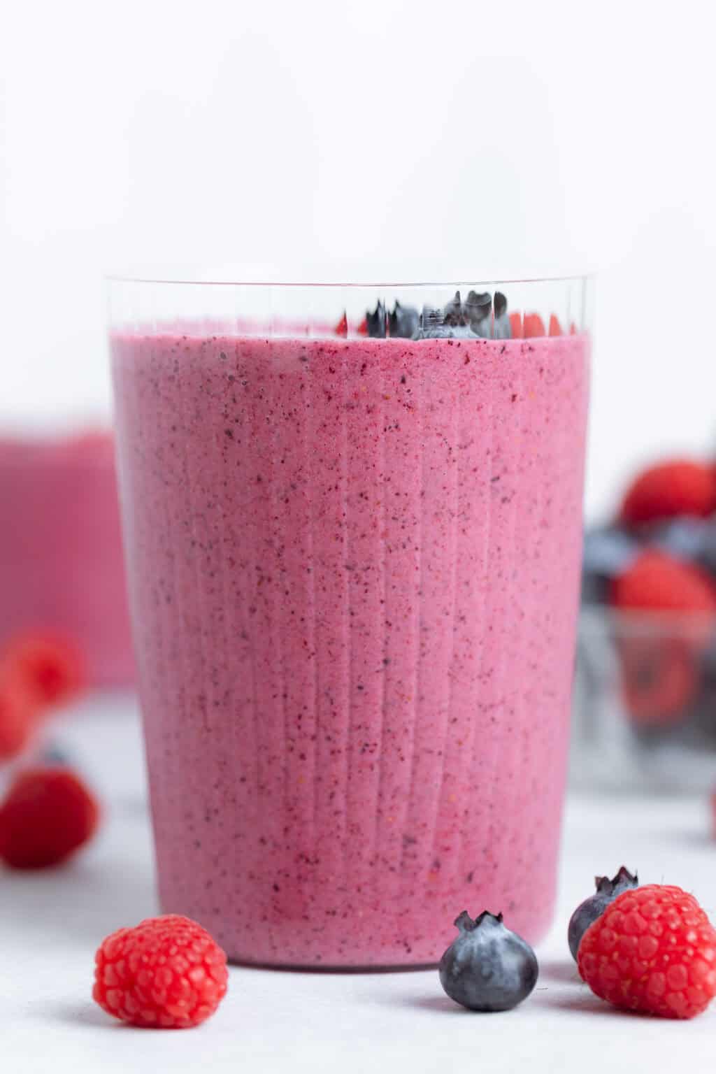 Raspberry Blueberry Smoothie - The Healthful Ideas
