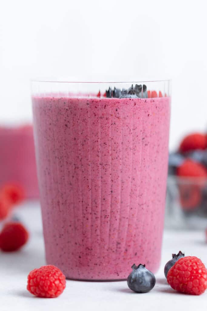 Raspberry Blueberry Smoothie - The Healthful Ideas