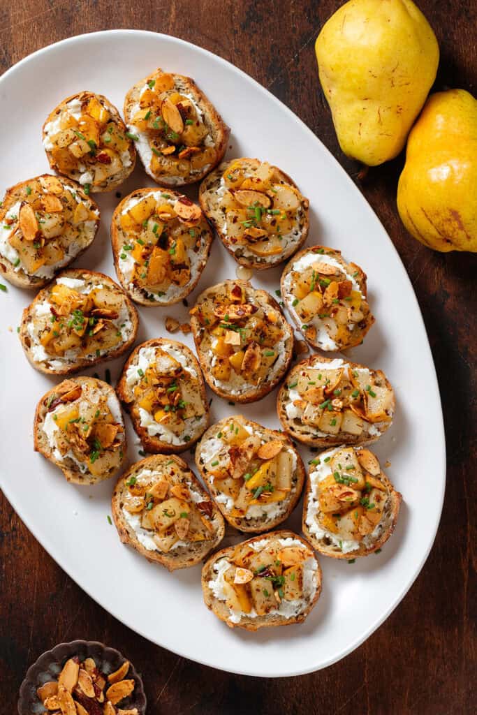 Roasted Pear Crostini - The Healthful Ideas
