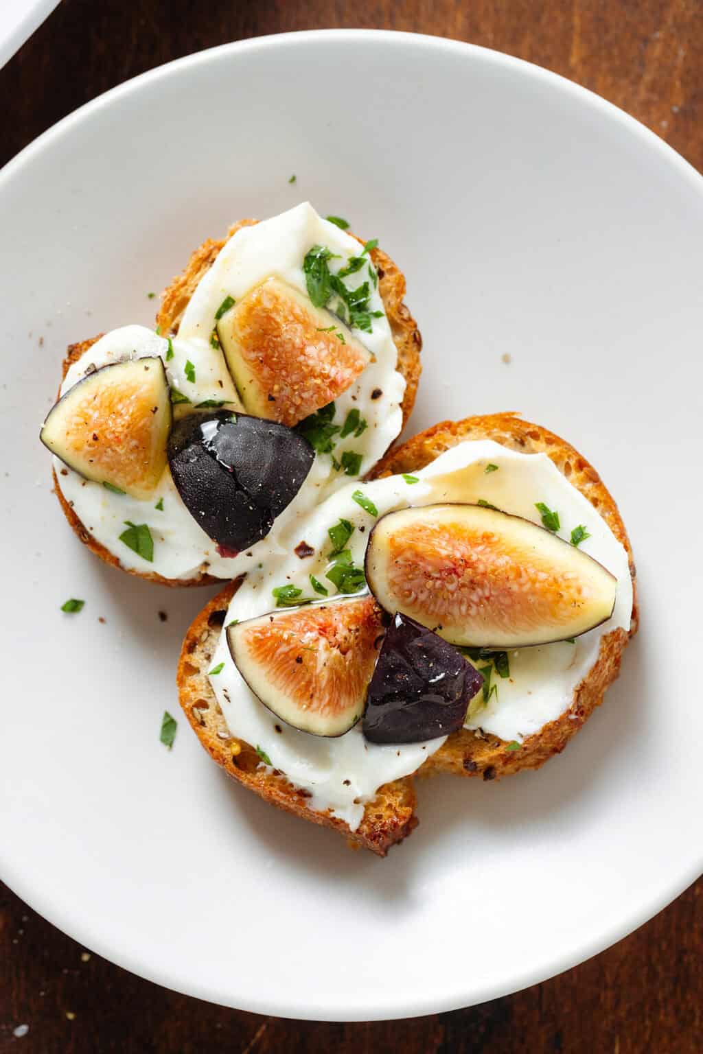 Whipped Ricotta Crostini with Figs - The Healthful Ideas
