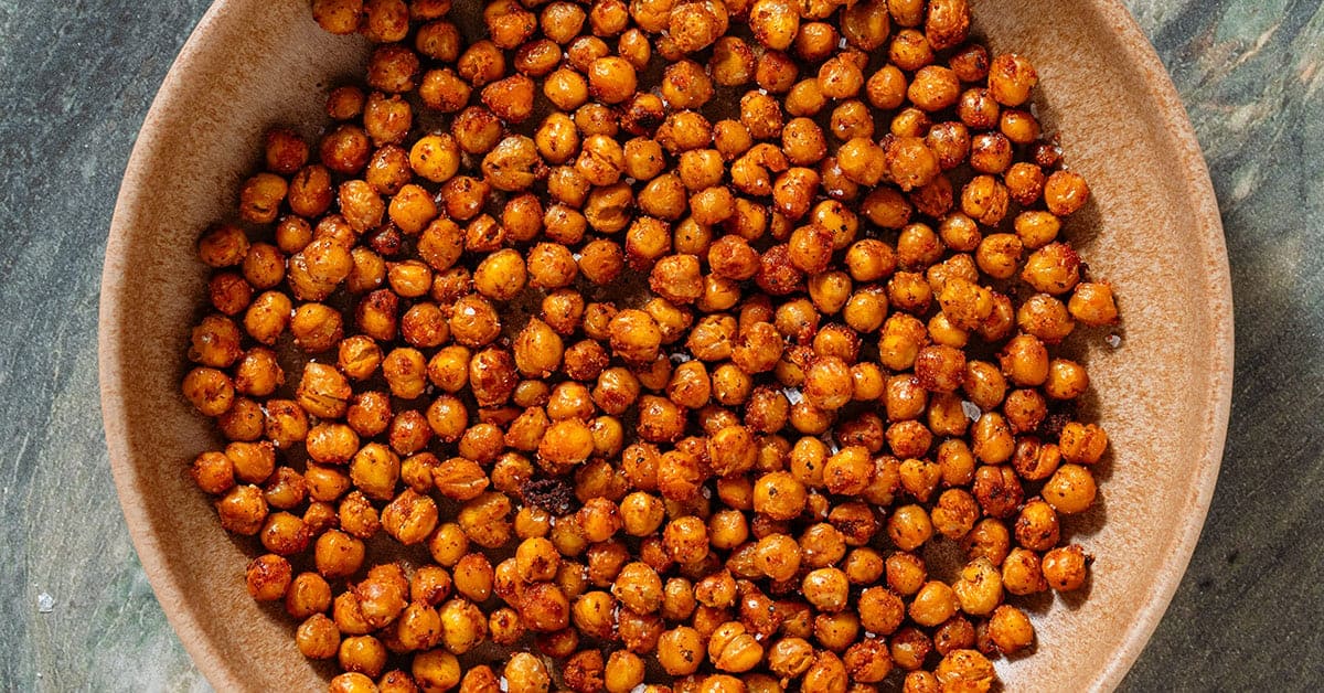 Garlic Roasted Chickpeas - The Healthful Ideas